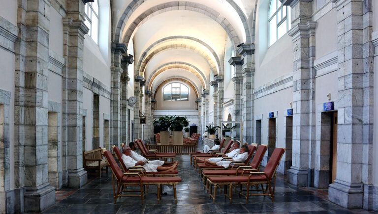 Thermes de Barèges : Cures en Rhumatologie et Voies Respiratoires